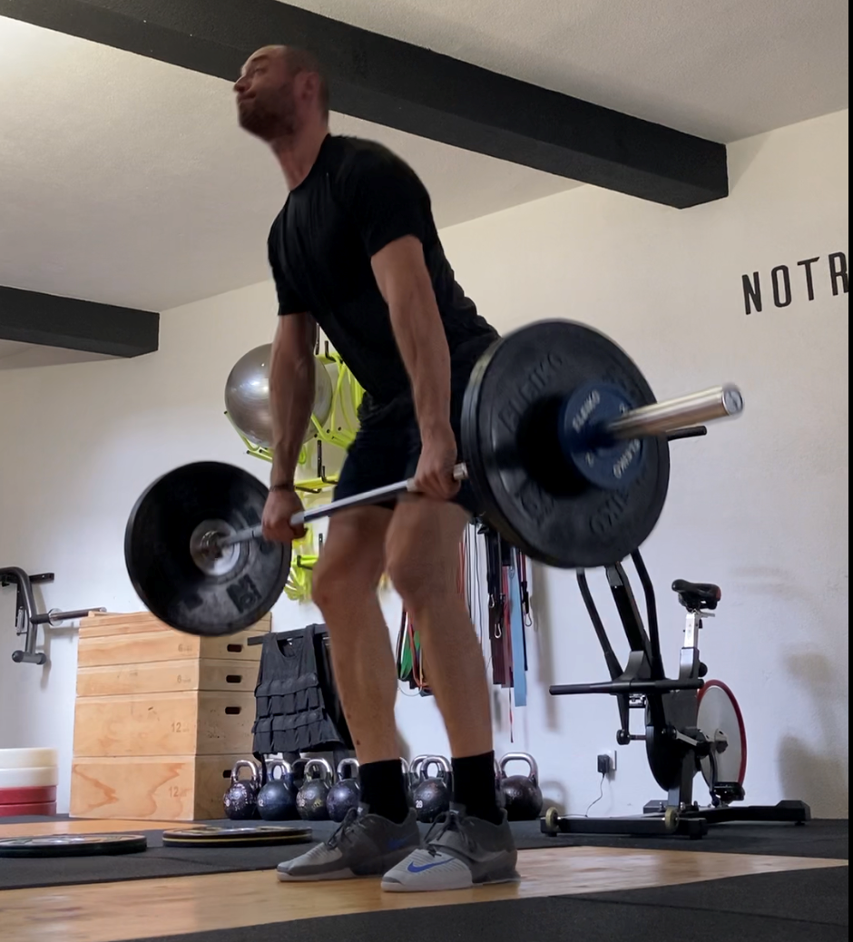 Haltérophilie : Apprentissage du mouvement d’épaulé – Athletics Club