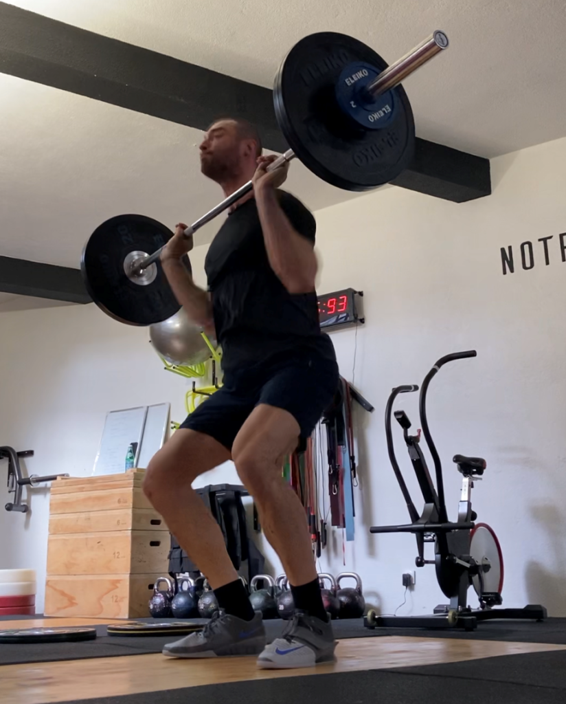 Haltérophilie : Apprentissage du mouvement d’épaulé – Athletics Club